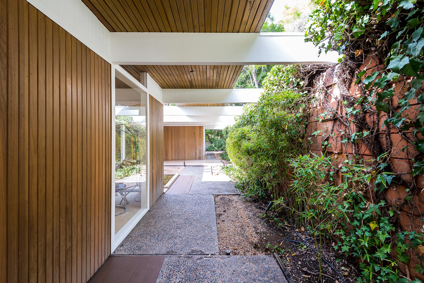 Composer Paul Buckmaster’s LA home hits the market for $1.4m