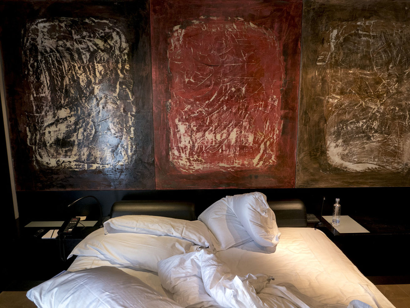 What empty hotel rooms reveal about their former occupants