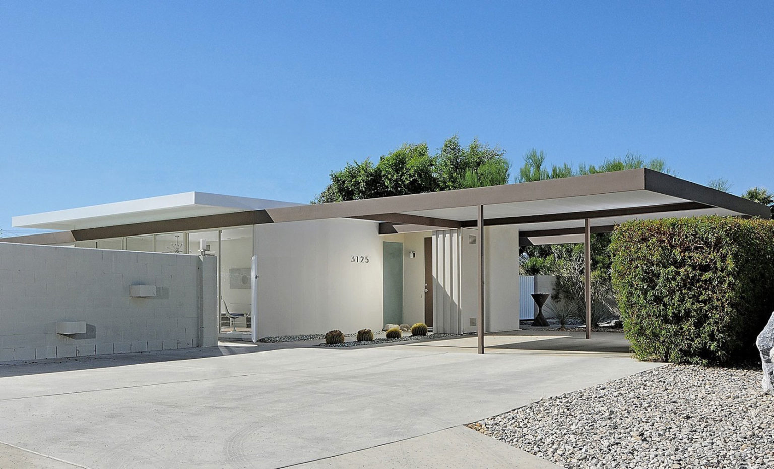 Radical 1960s prefab home lists for $839,000 in Palm Springs