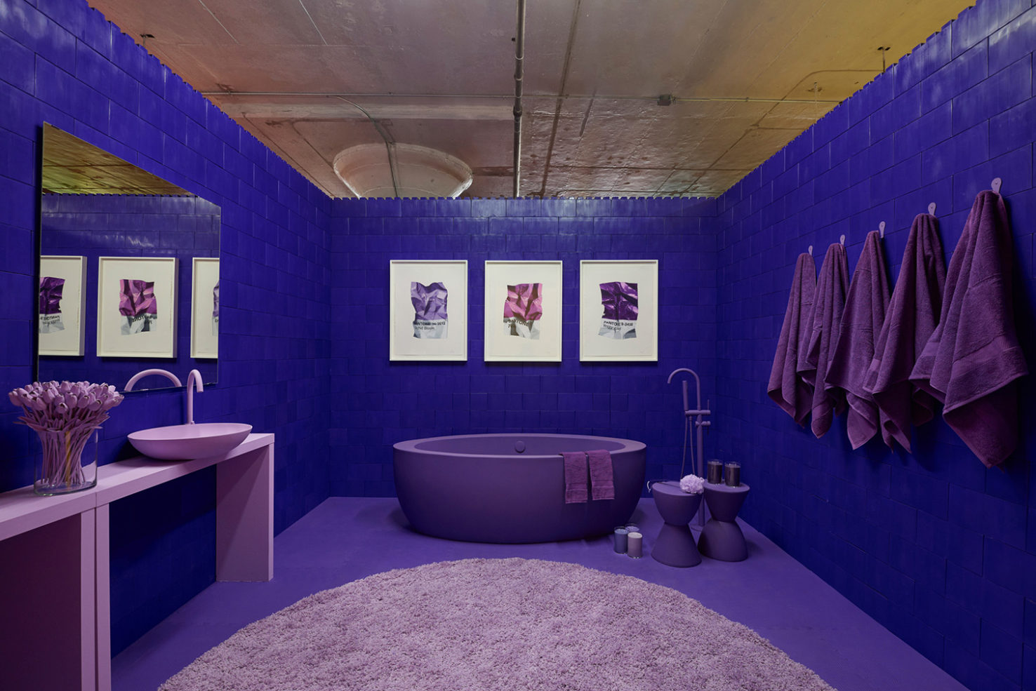 Artist Cj Hendry brings Pantone colours to life in this instagramable ...