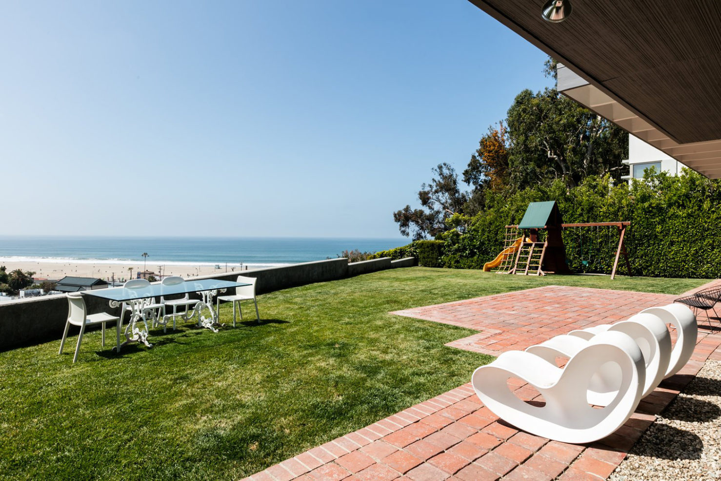 Experimental Case Study house in LA lists for $10m