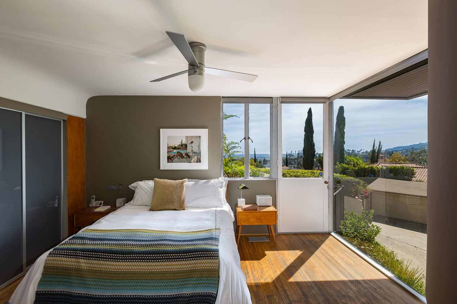 Richard Neutra’s hillside Bonnet House in LA lists for $1.7m