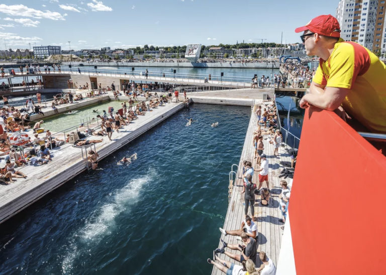 BIG creates a floating bath house in Aarhus harbour - The Spaces