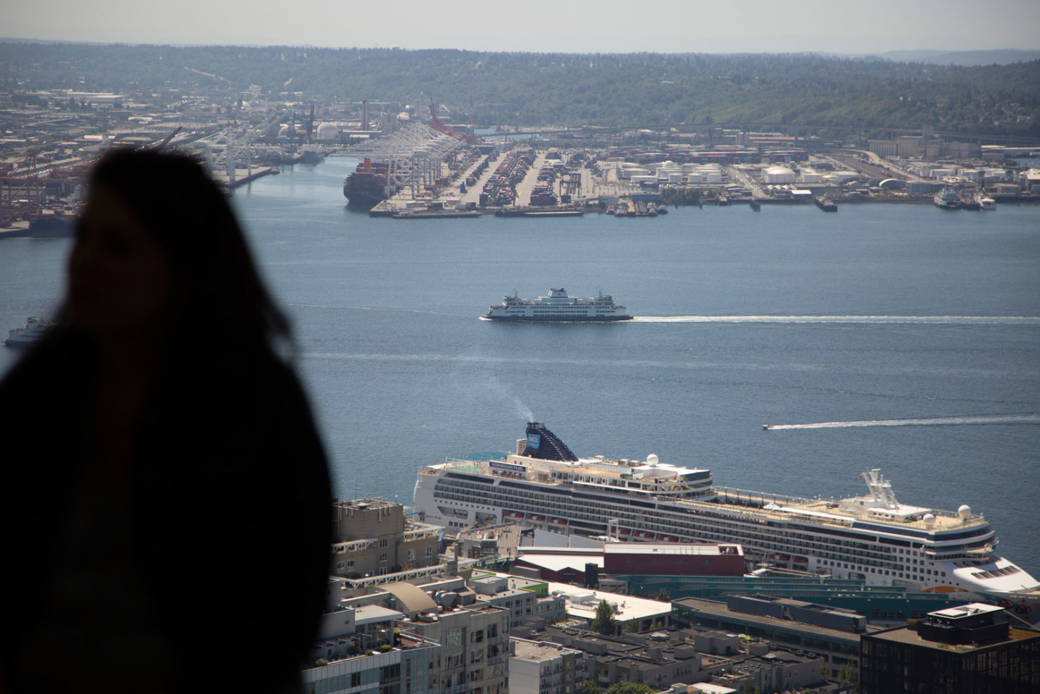 Seattle’s Space Needle now has a dizzying glass floor