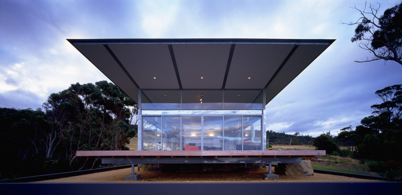 Holiday home of the week: a glass house that beds into the Tasmanian ...