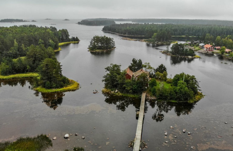 Nose around the secret design collections of Sweden’s private homes ...