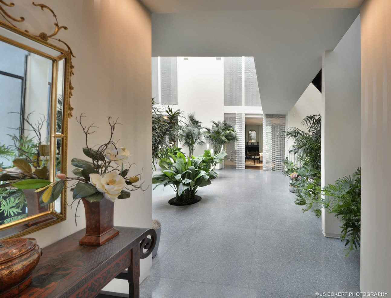 Architect’s perfectly preserved 1965 home hits the market near Chicago ...