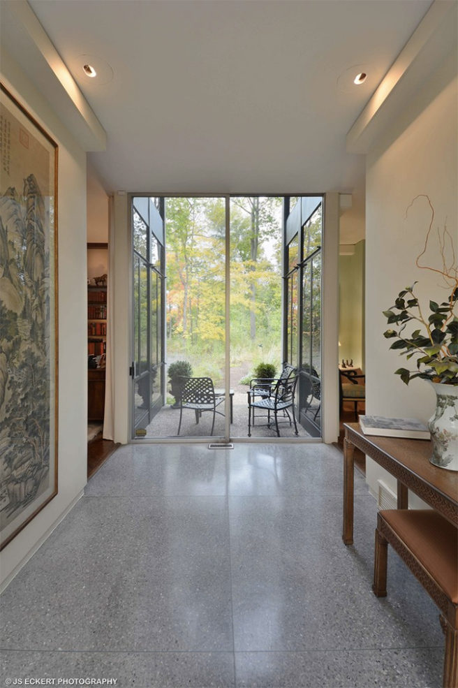 Architect’s perfectly preserved 1965 home hits the market near Chicago ...