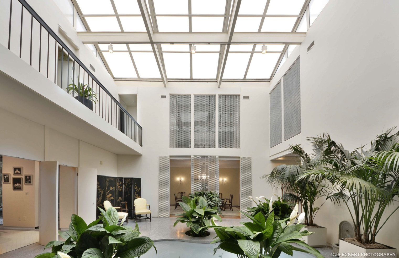 Architect’s perfectly preserved 1965 home hits the market near Chicago ...