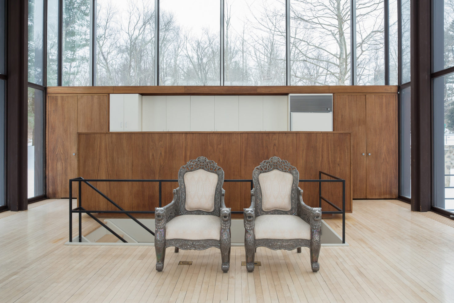 Tour Philip Johnson’s modernist masterpiece The Wiley House - The Spaces
