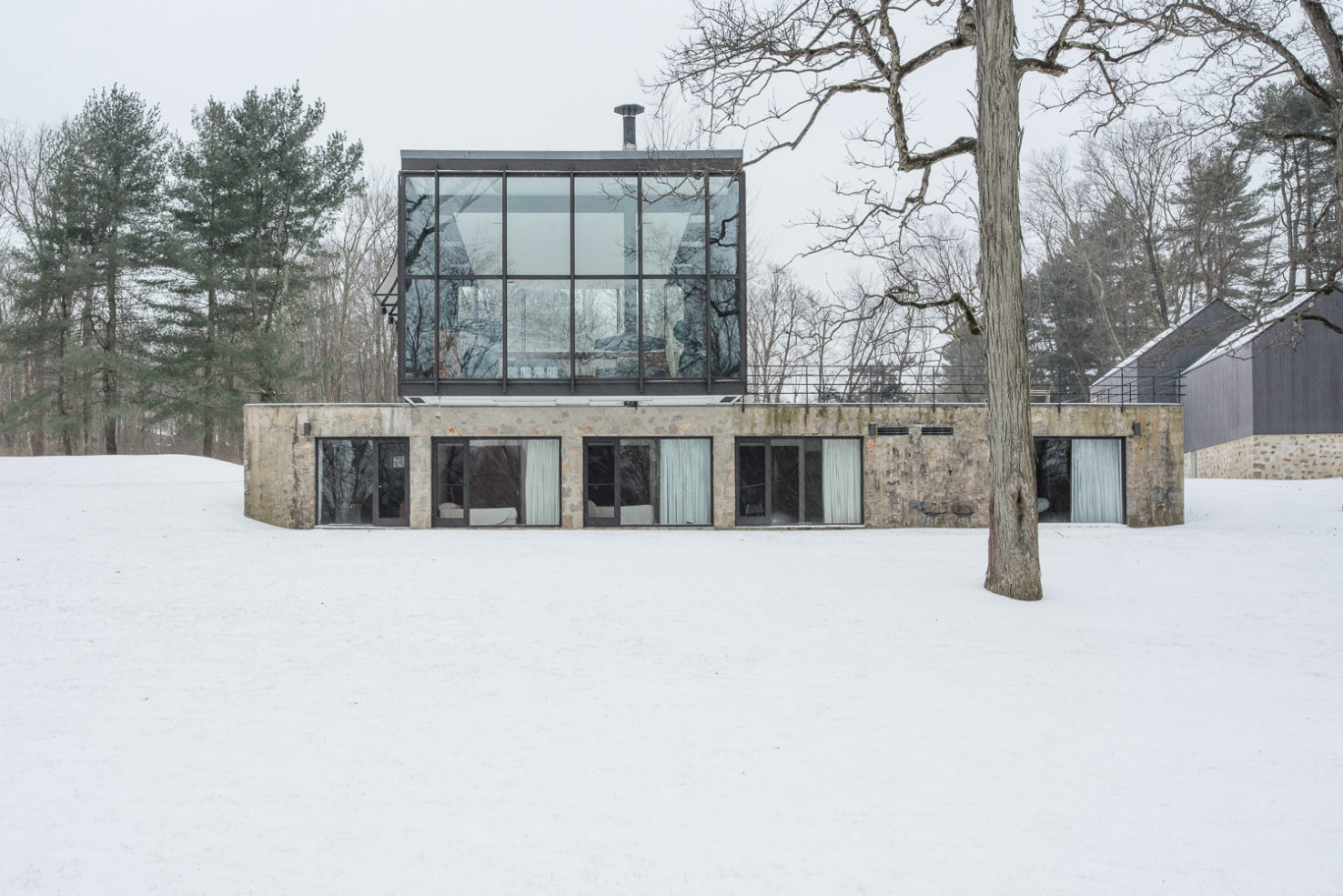 Tour Philip Johnson’s modernist masterpiece The Wiley House - The Spaces