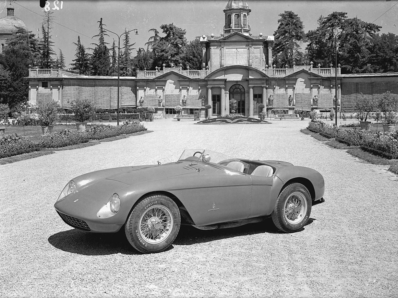 Ultra-rare Ferrari 500 Mondial Spider by Pininfarina is up for auction ...