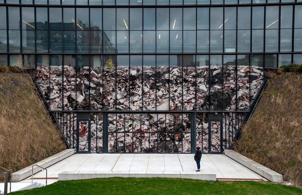 Optical illusion sees a Toronto building turned into a back-filled ...