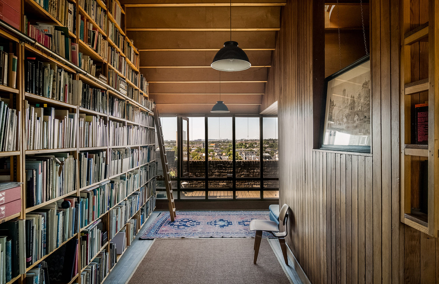 4 of the best home libraries on National Book Lover's Day - The Spaces