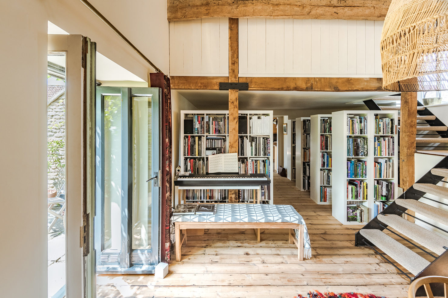 4 of the best home libraries on National Book Lover's Day - The Spaces