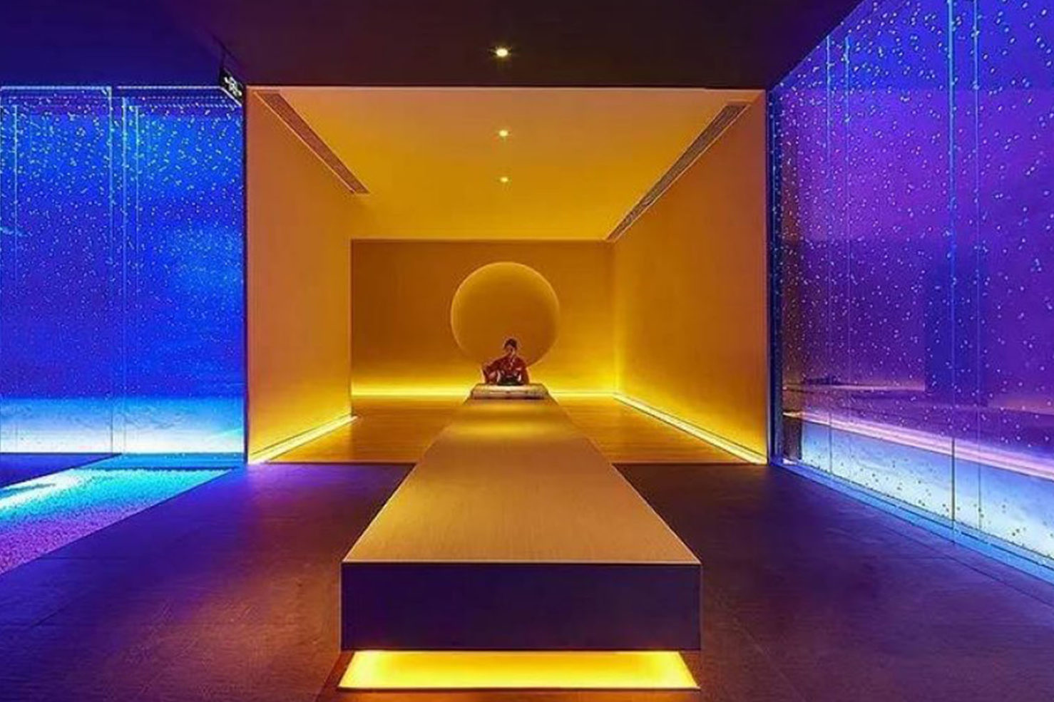 Inside China's glowing neon restaurants - The Spaces