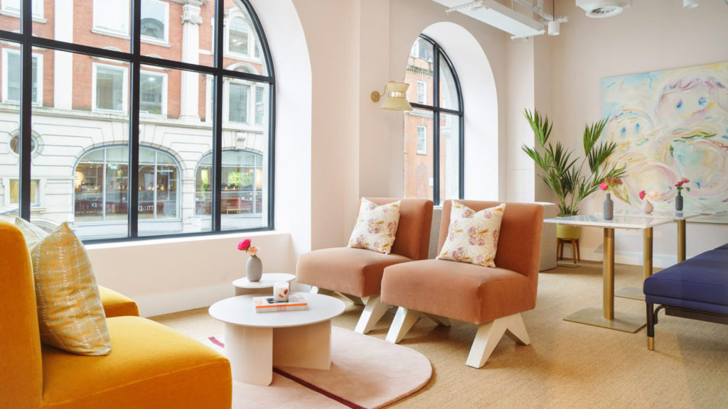 The Wing opens its first pastel-hued London coworking space - The Spaces
