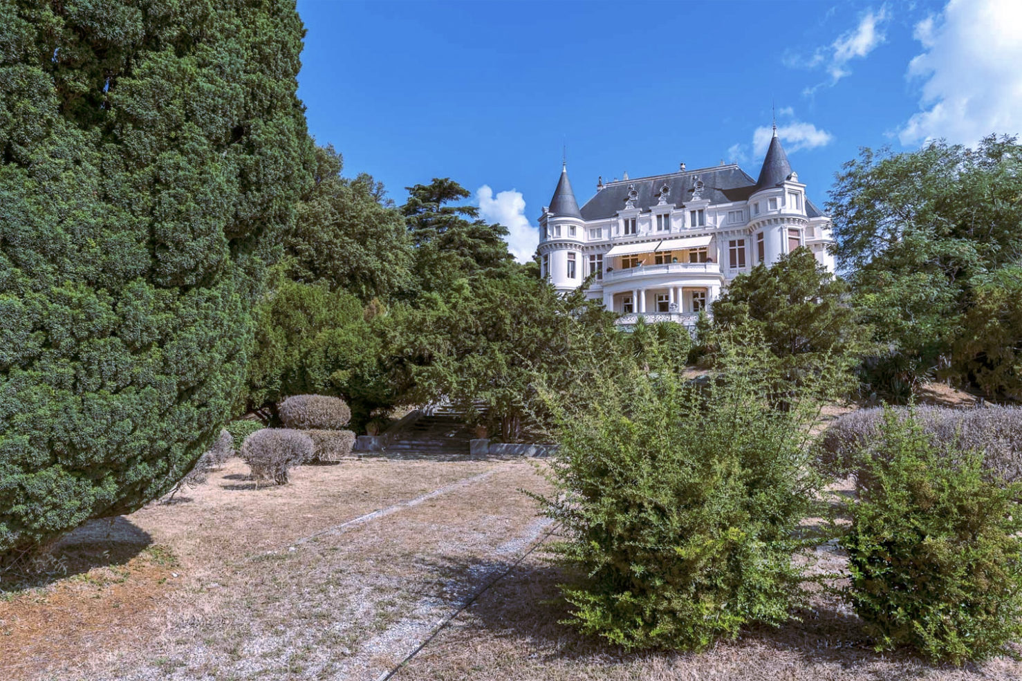 Frescoed French Riviera apartment lists for €1.38m - The Spaces