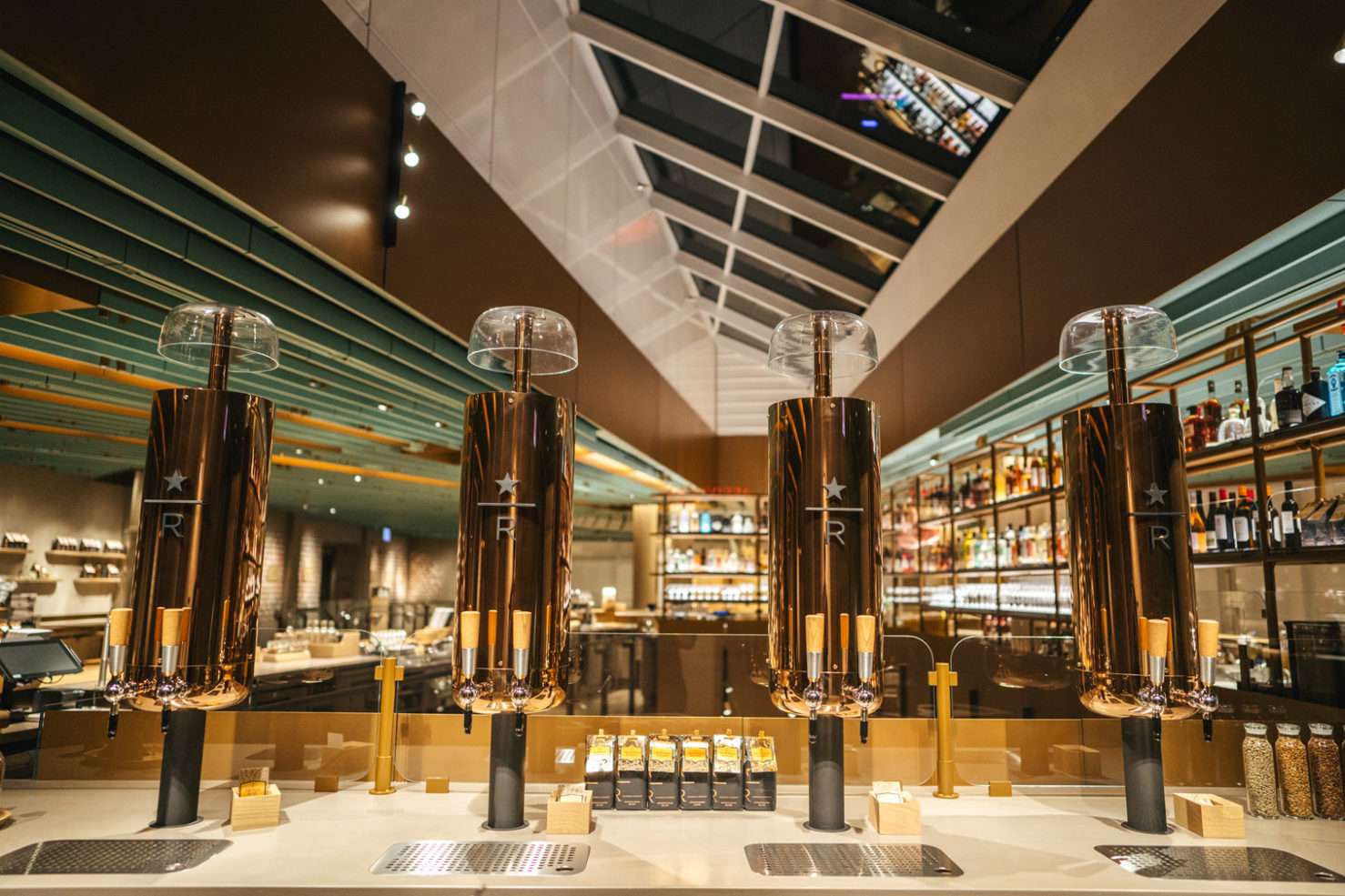 Chicago welcomes the world's biggest Starbucks - The Spaces