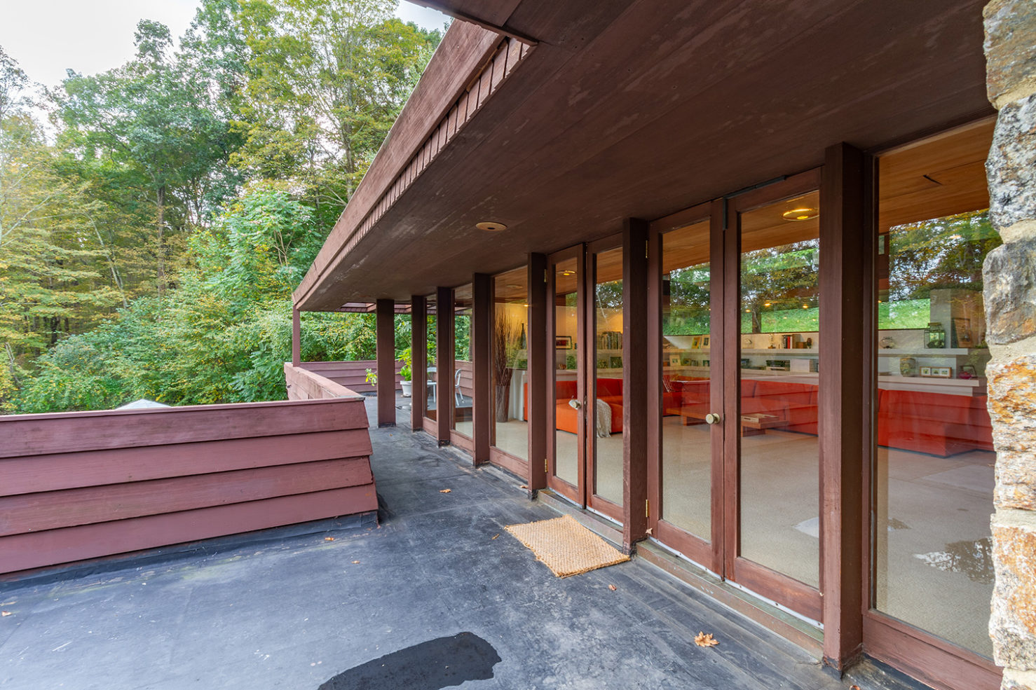 A midcentury home by a Frank Lloyd Wright acolyte has hit the market in ...