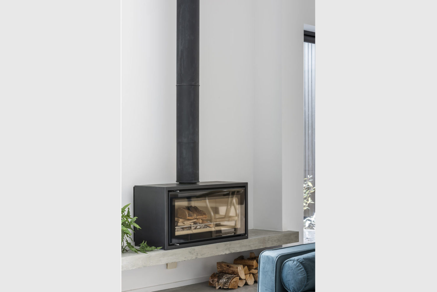 Coastal Kent retreat Flint House has black patterned brickwork - The Spaces