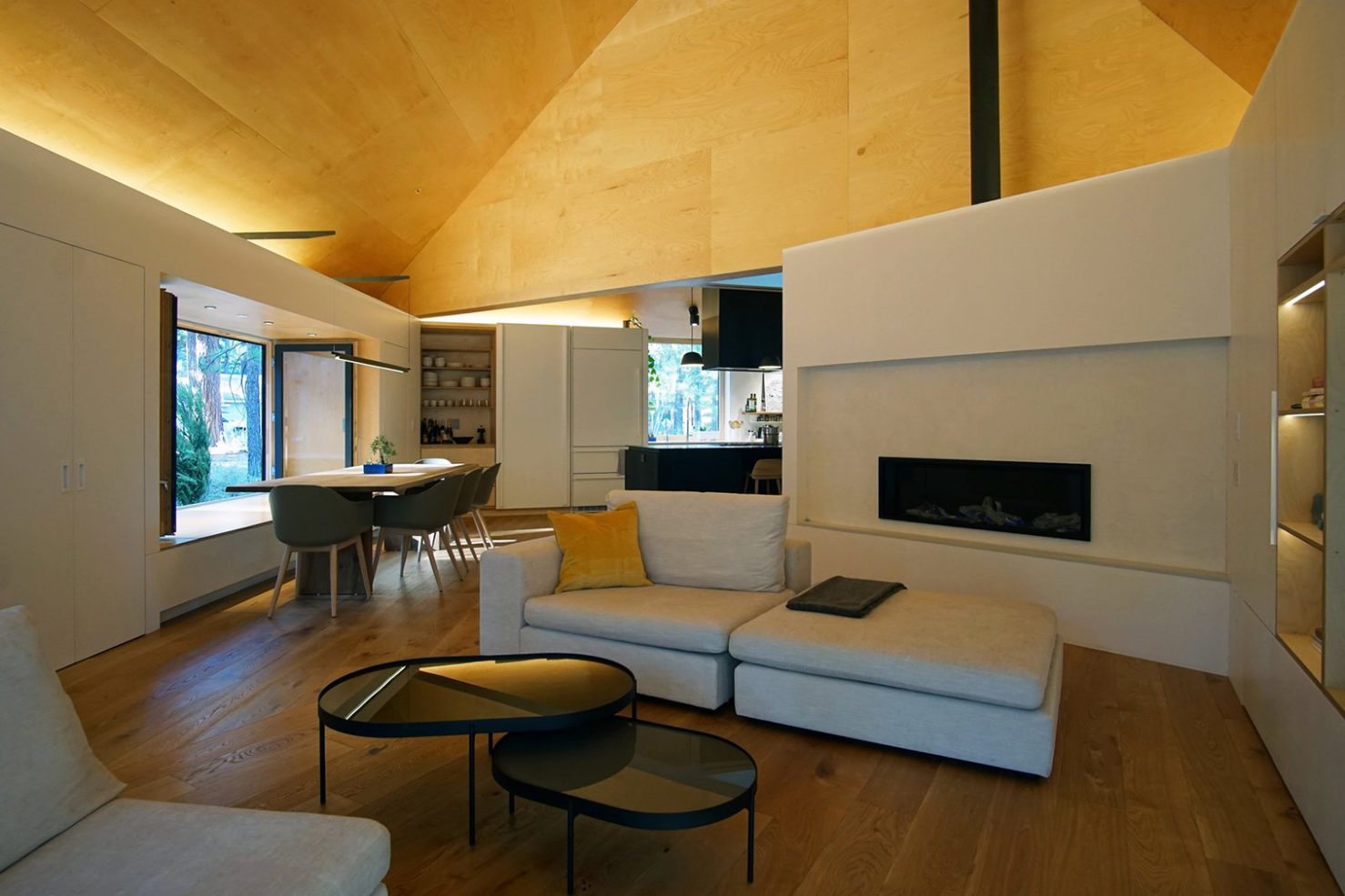 Urban cabin Lighthus is all about the angles in California’s South Lake ...