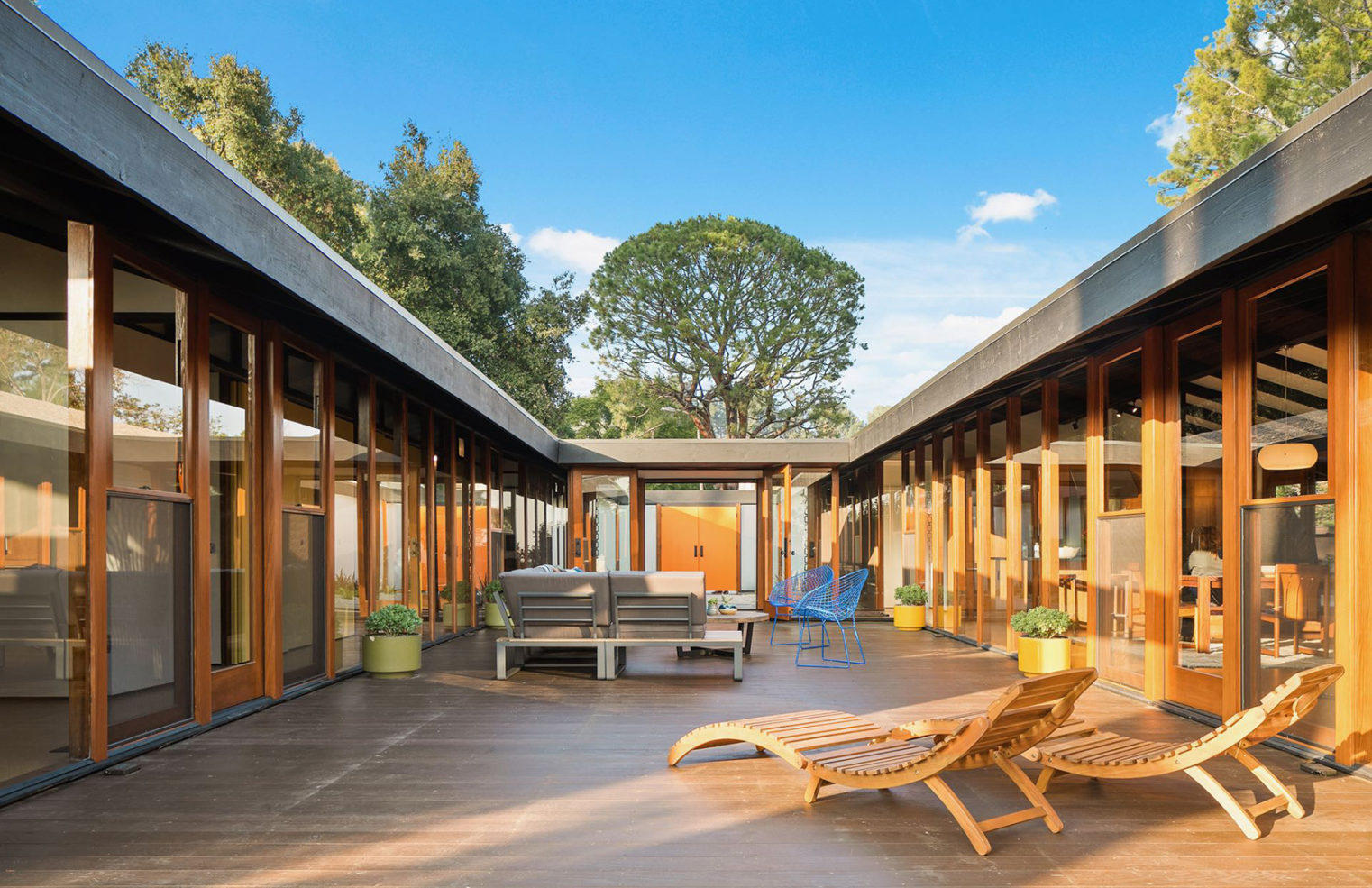 Restored post-and-beam by James Allen Walter lists in Pasadena for $2 ...