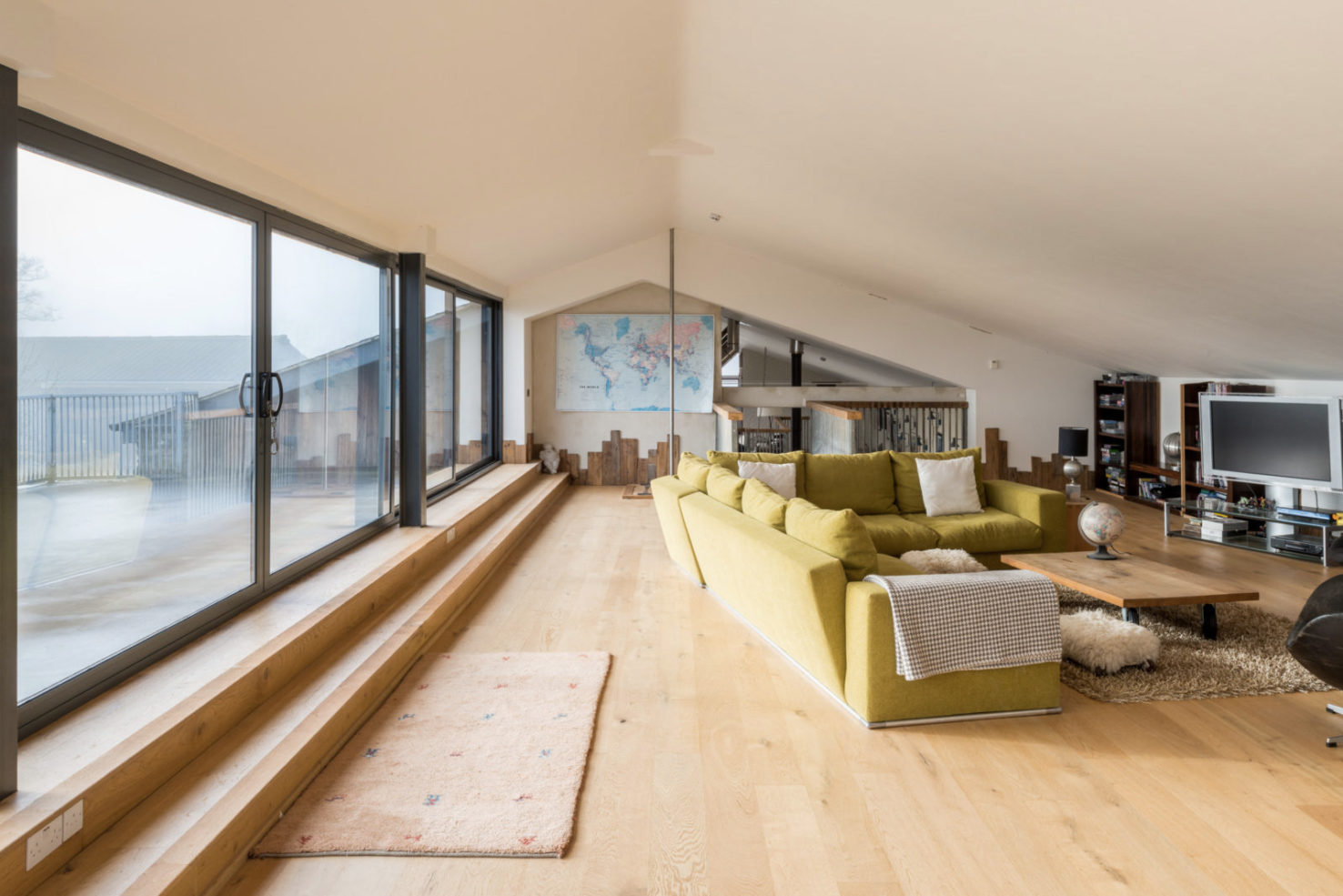 Glass walls illuminate this epic barn conversion in Frome, Somerset ...