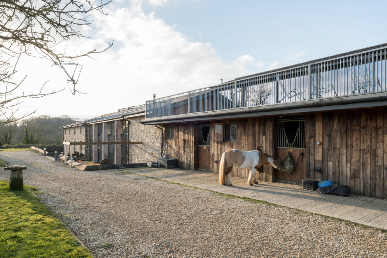 Glass walls illuminate this epic barn conversion in Frome, Somerset ...