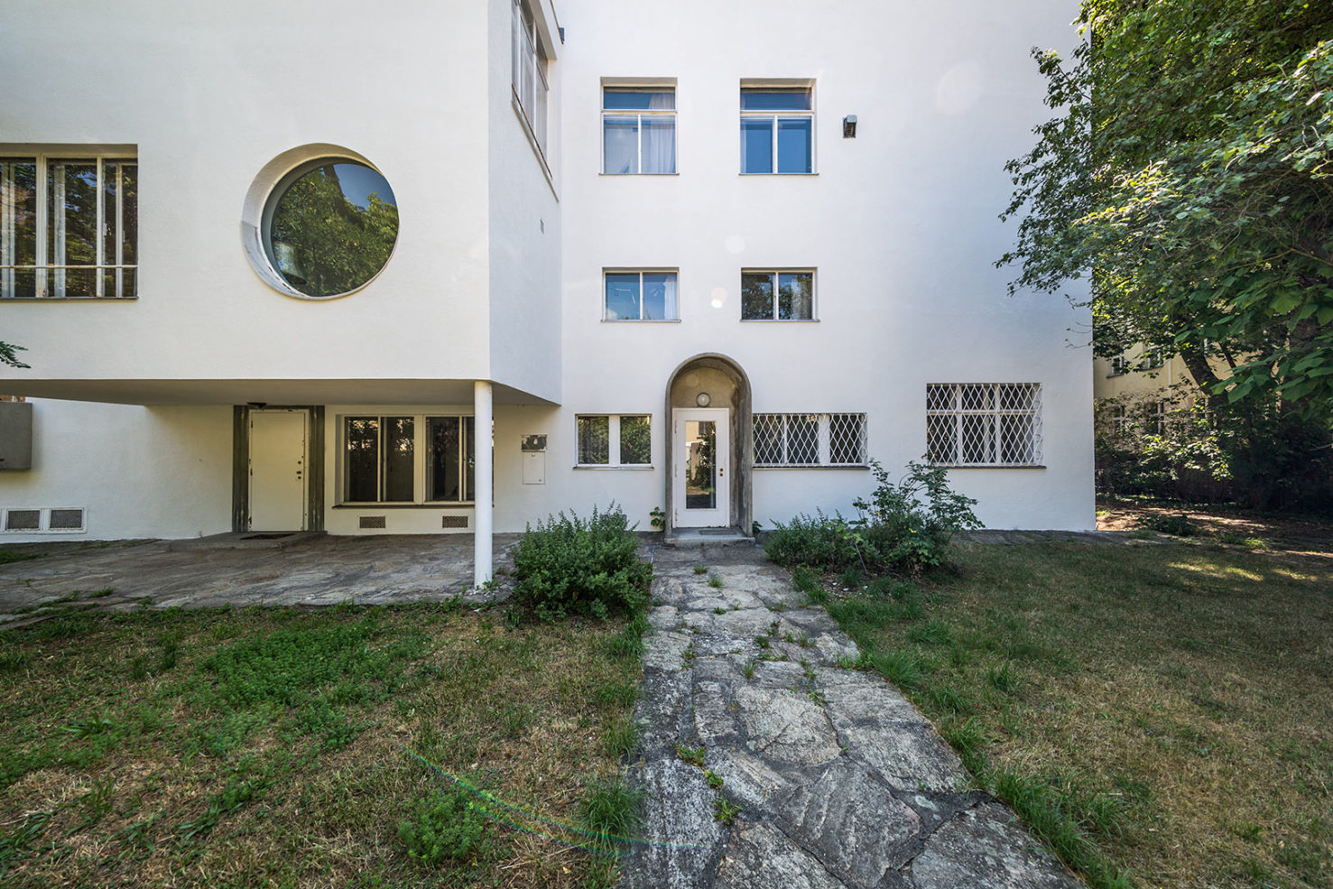 Josef Frank's Villa Beer is ripe for renovation - The Spaces