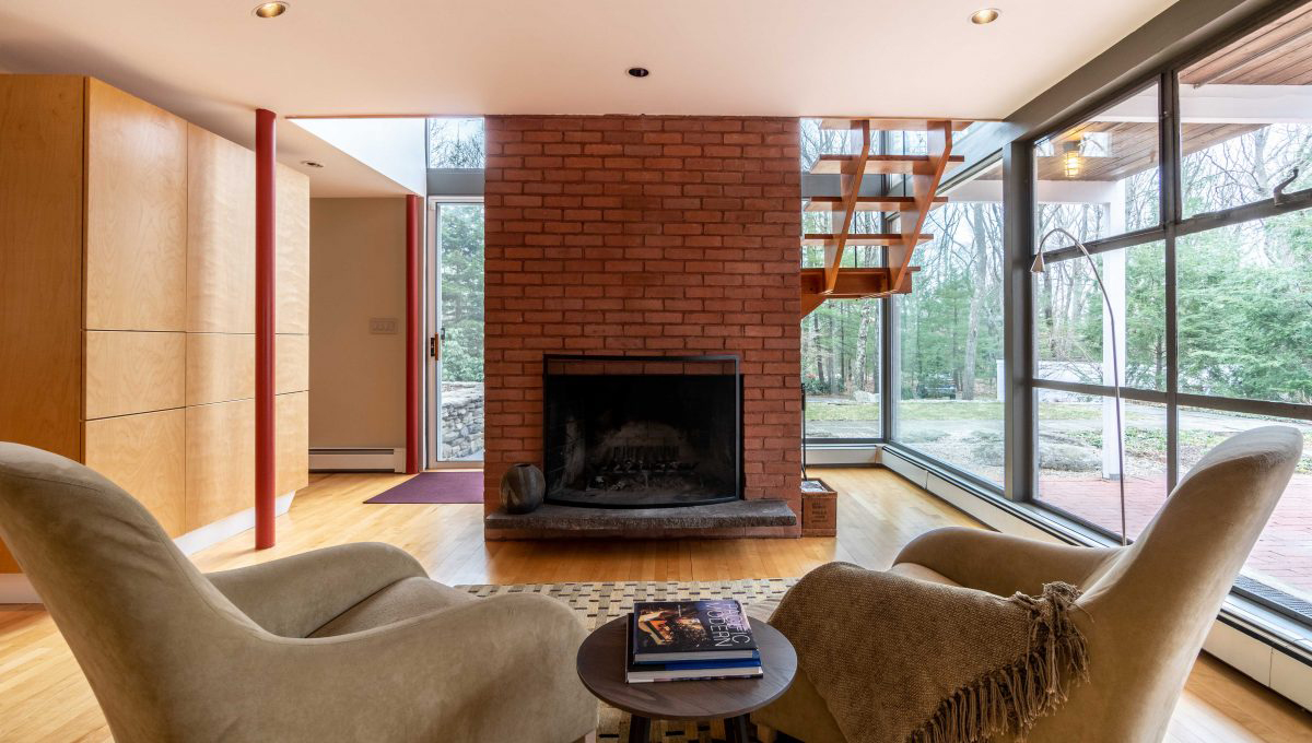 The house from movie ‘Knives Out’ is for sale - The Spaces