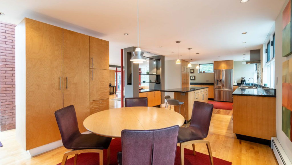 The house from movie ‘Knives Out’ is for sale - The Spaces