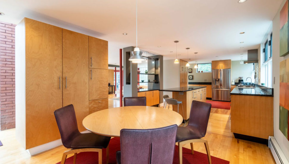 The house from movie ‘Knives Out’ is for sale - The Spaces