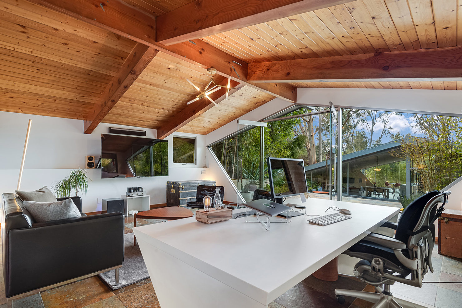 Harry Gesner’s 1960 Triangle House is for sale in Los Angeles - The Spaces