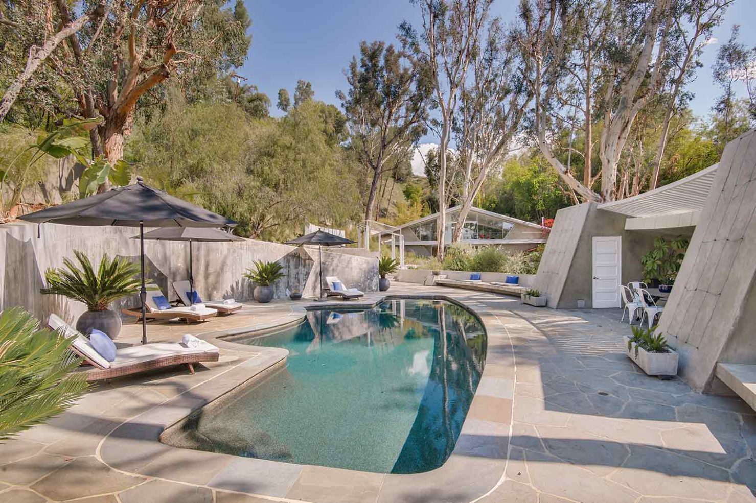 Harry Gesner’s 1960 Triangle House is for sale in Los Angeles - The Spaces
