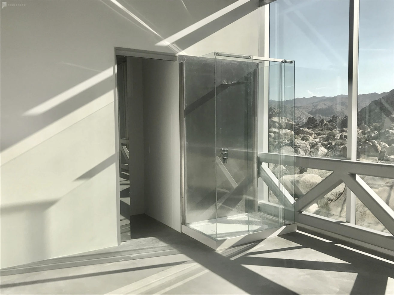 Invisible House reflects the Californian desert from its mirror-clad ...