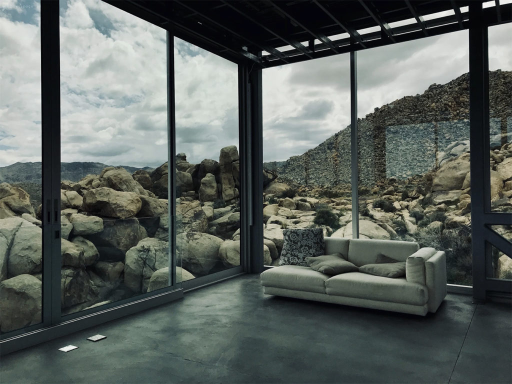 Invisible House reflects the Californian desert from its mirror-clad ...