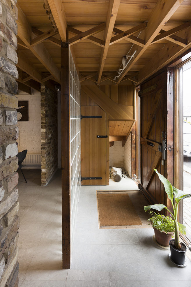 Converted stable asks for £1.25m in London’s East Dulwich - The Spaces