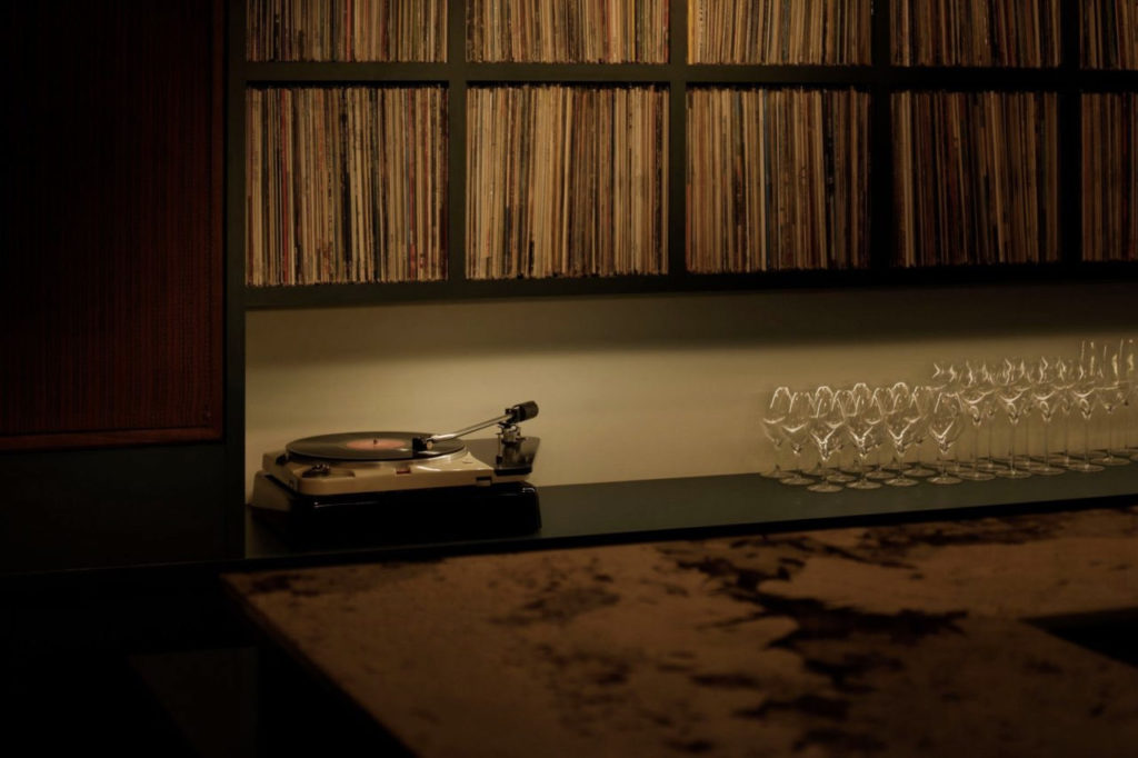 Tokyo's Studio Mule is a bar and record shop for audiophiles - The Spaces