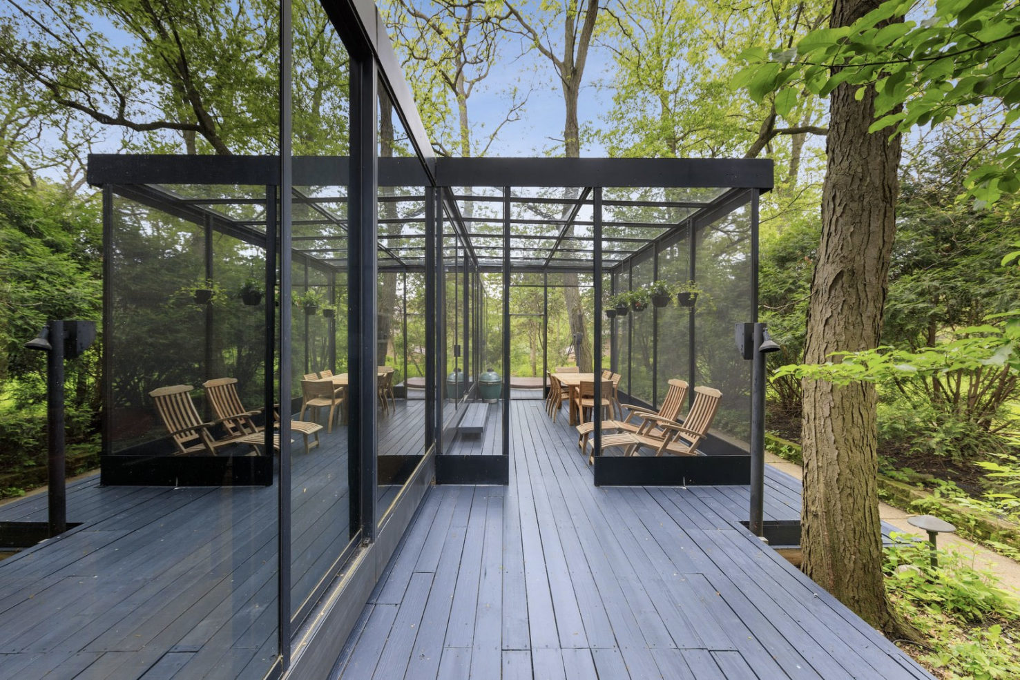 Live like an architect at this Mies-inspired glass and steel home in ...