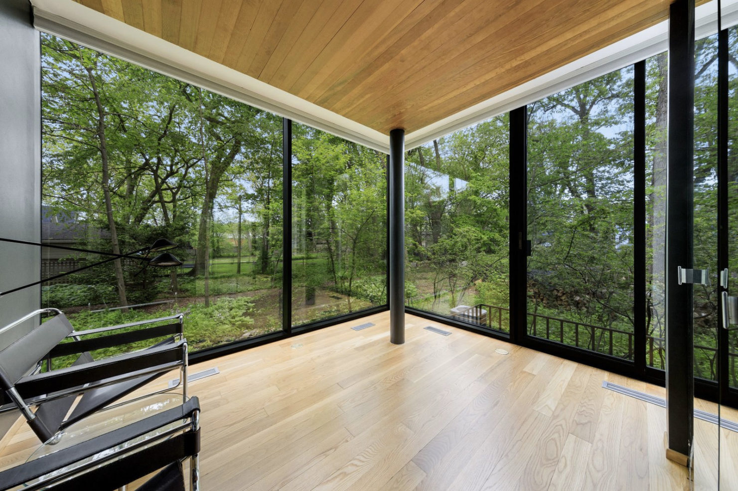 Live like an architect at this Mies-inspired glass and steel home in ...