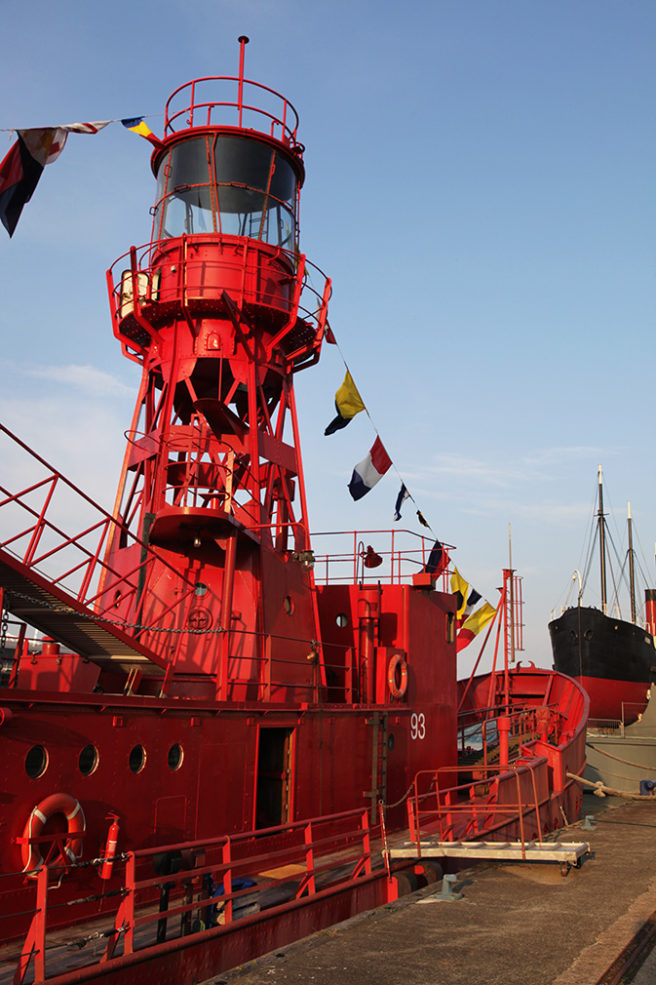 Floating home Light Vessel 93 is for sale in east London - The Spaces