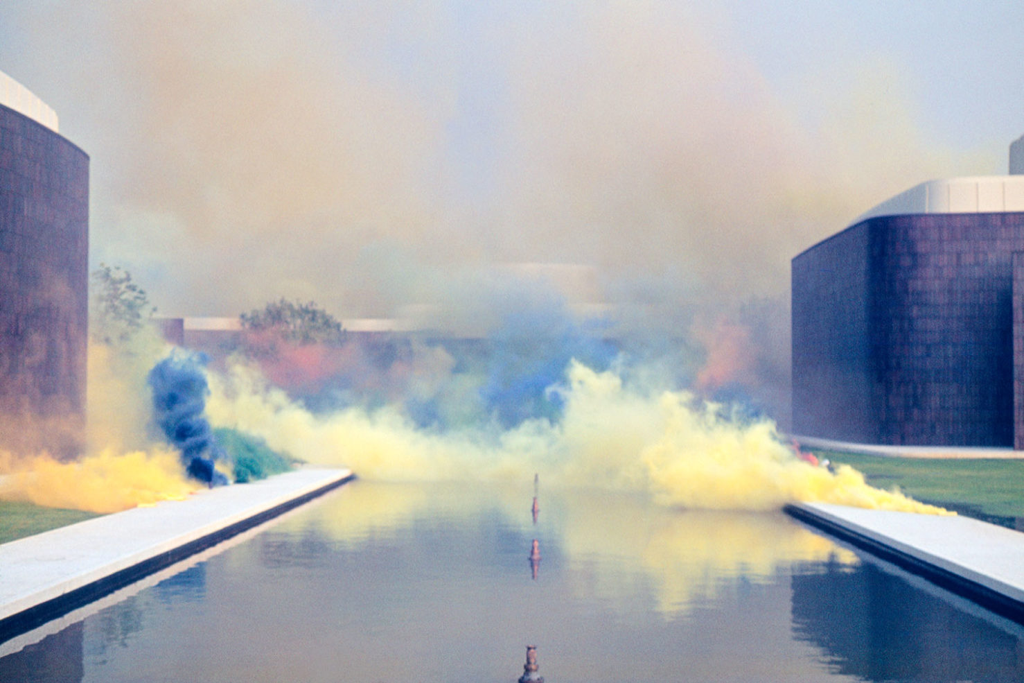 Judy Chicago’s first virtual artwork is an AR smoke sculpture - The Spaces