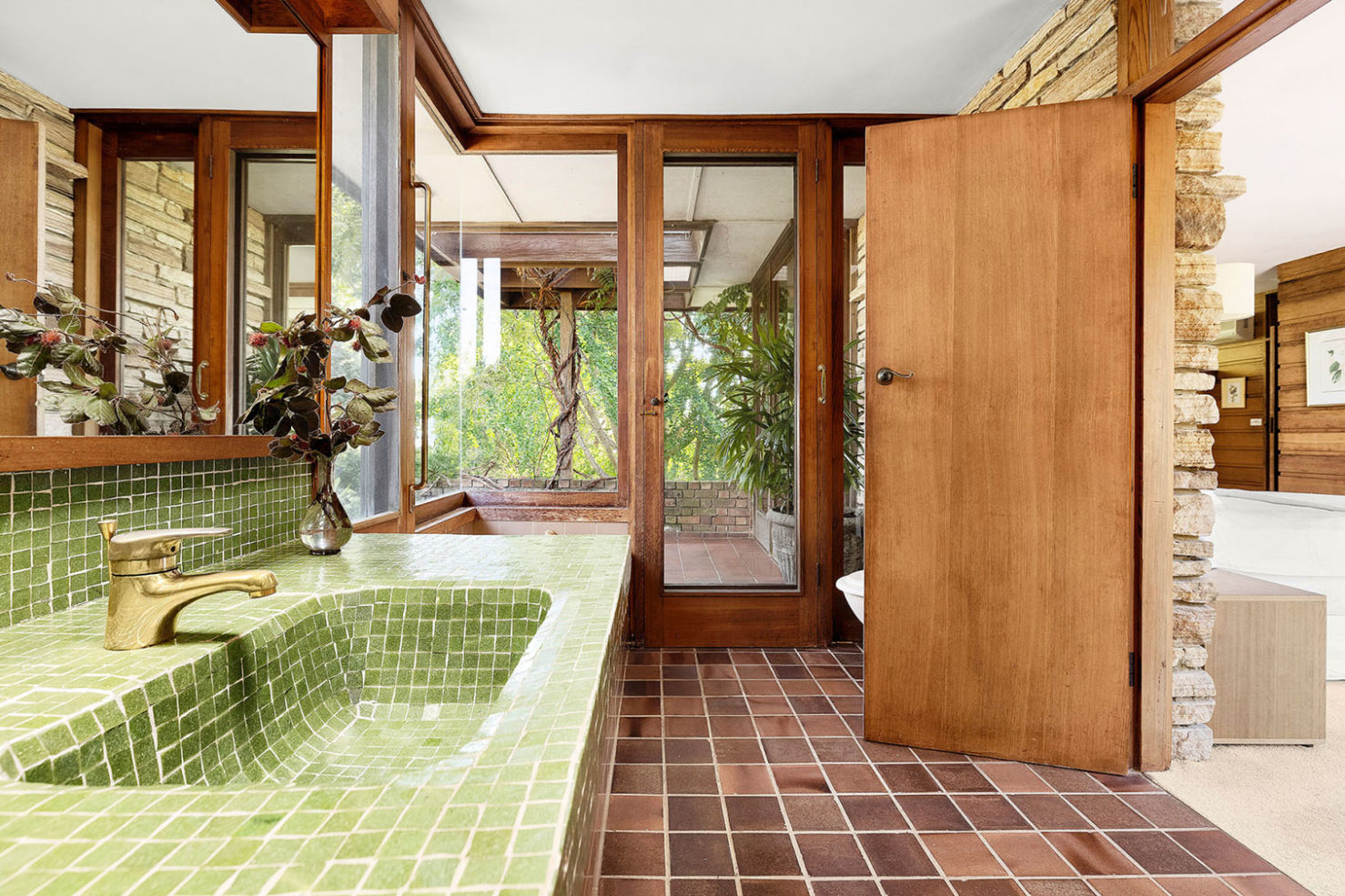 Organic modernist home by Bruce Rickard lists for the first time ever ...