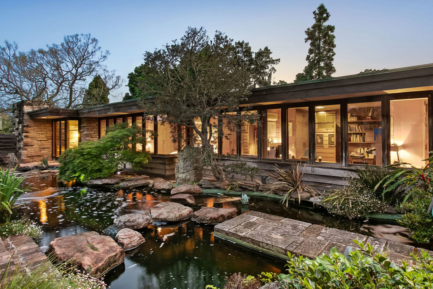 Organic modernist home by Bruce Rickard lists for the first time ever ...