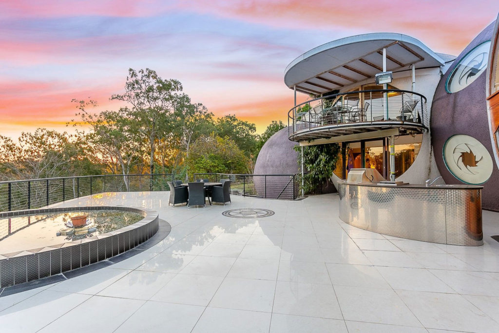 3 revolutionary bubble houses on the market right now - The Spaces