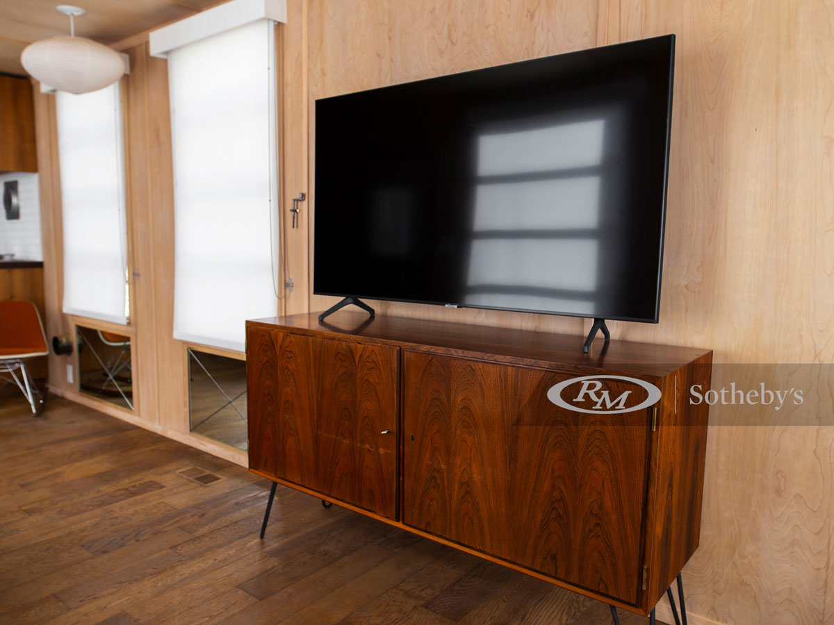 This 47-foot long trailer is the Cadillac of mobile homes - The Spaces