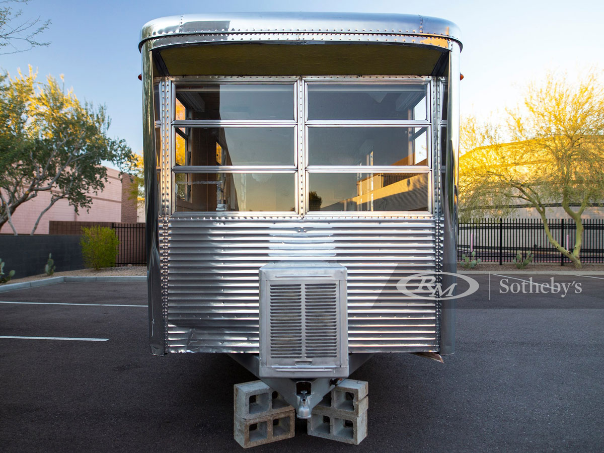 This 47-foot long trailer is the Cadillac of mobile homes - The Spaces