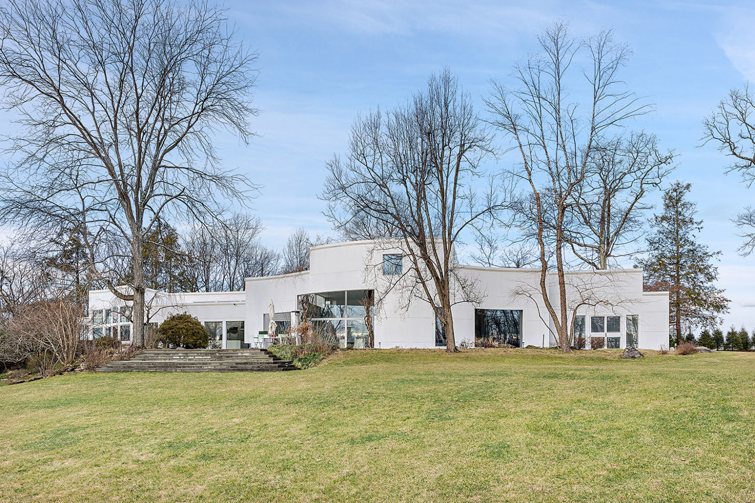 Award-winning Postmodern New York home by Robert A M Stern lists for $2 ...