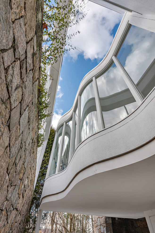 Award-winning Postmodern New York home by Robert A M Stern lists for $2 ...